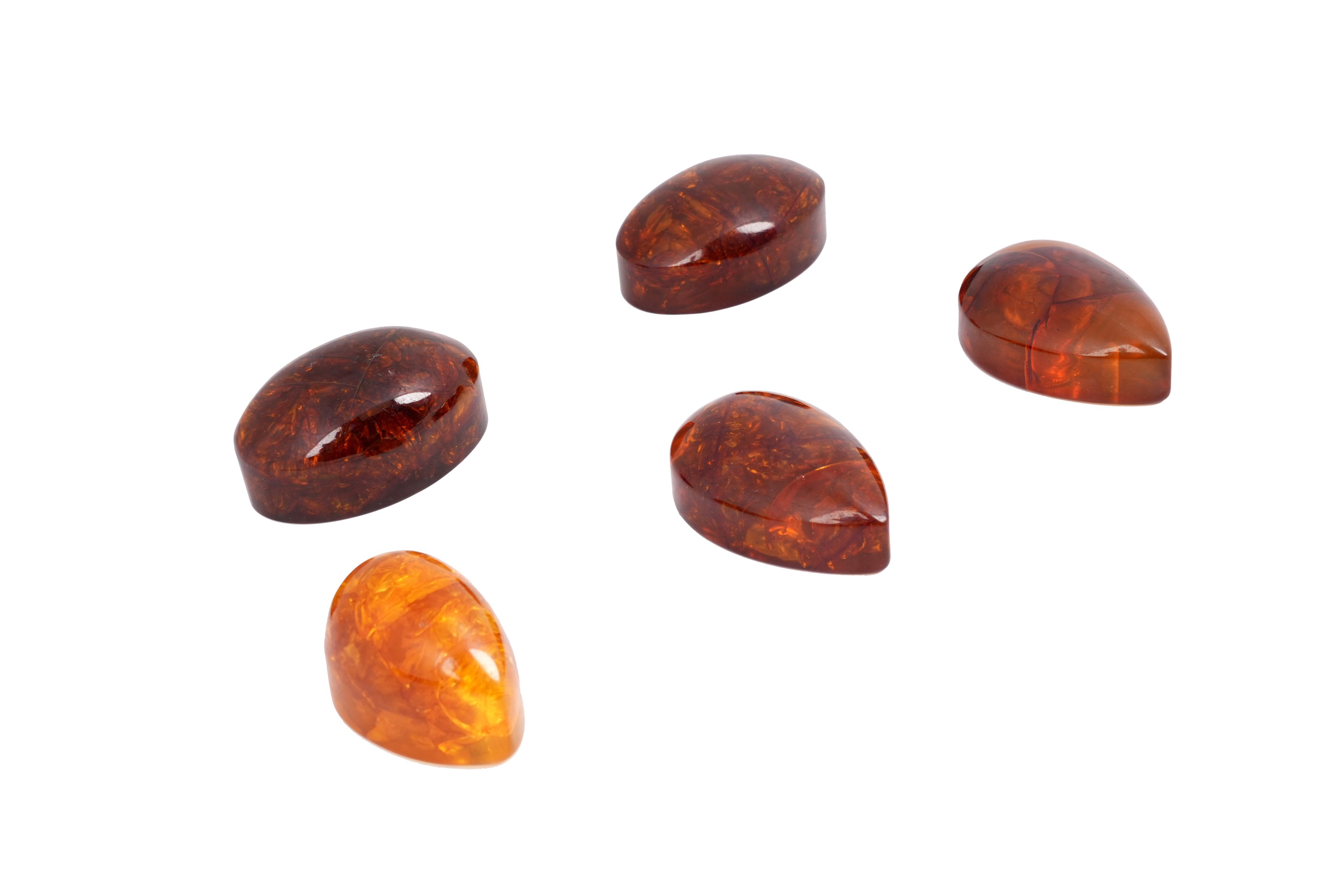 Lot 27 - FIVE BAKELITE COGNAC AMBER-STYLE DOOR HANDLES